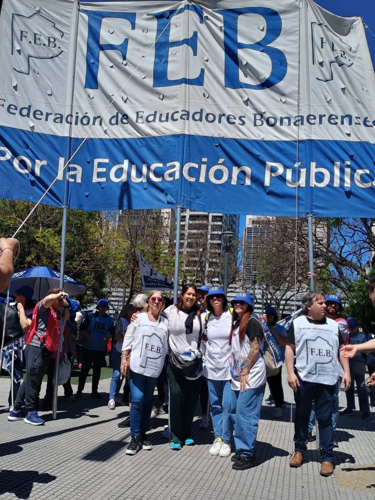 Total acatamiento al paro nacional docente